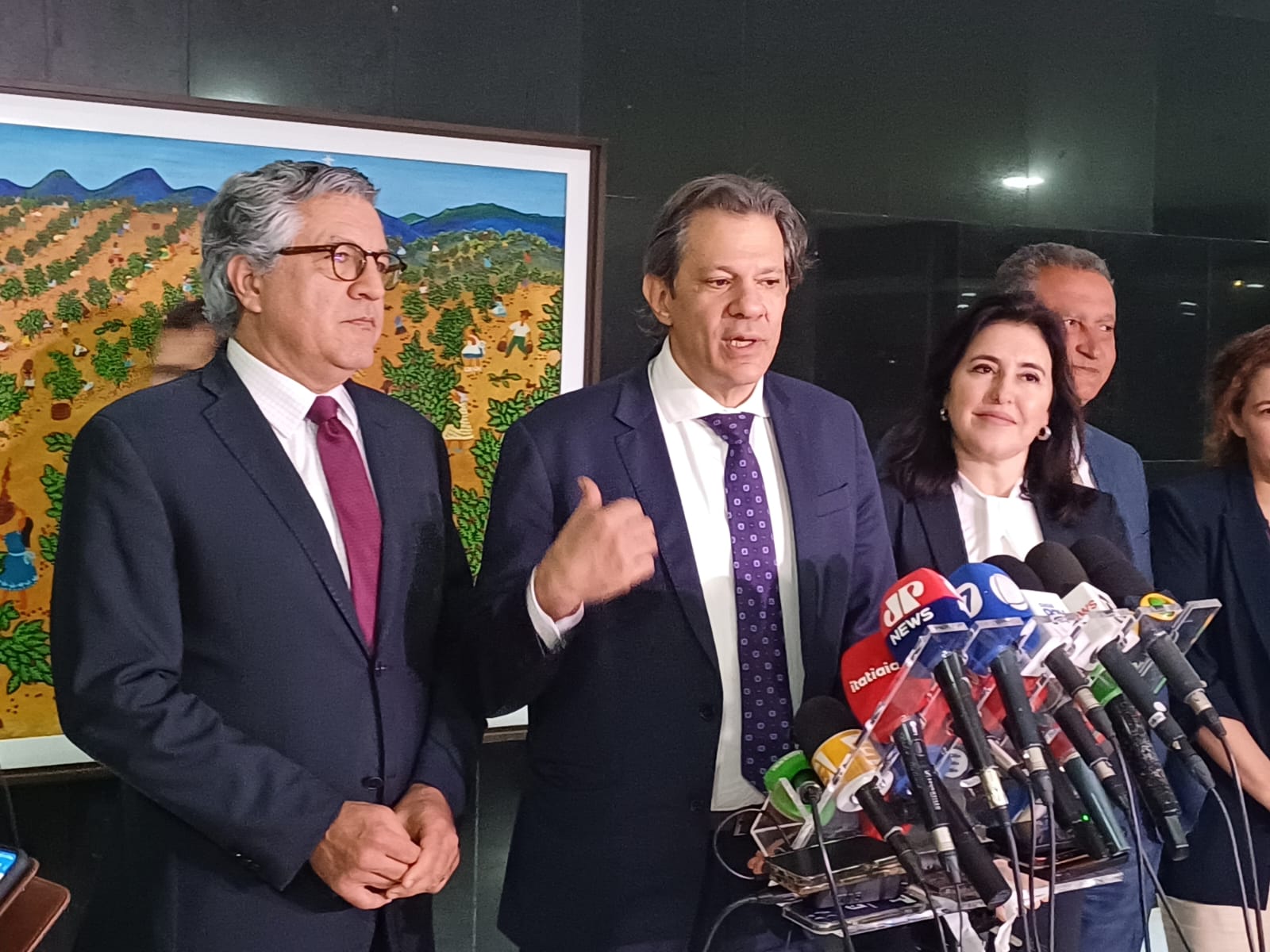 Haddad anuncia corte de R$ 26 bilhões após ‘pente-fino’ em programas ... Haddad anuncia corte de R$ 26 bilhões após ‘pente-fino’ em programas ...