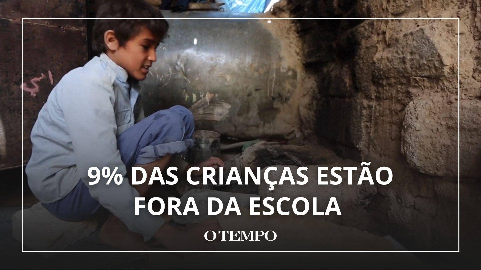 9 Das Crianças Estão Fora Da Escola O Tempo