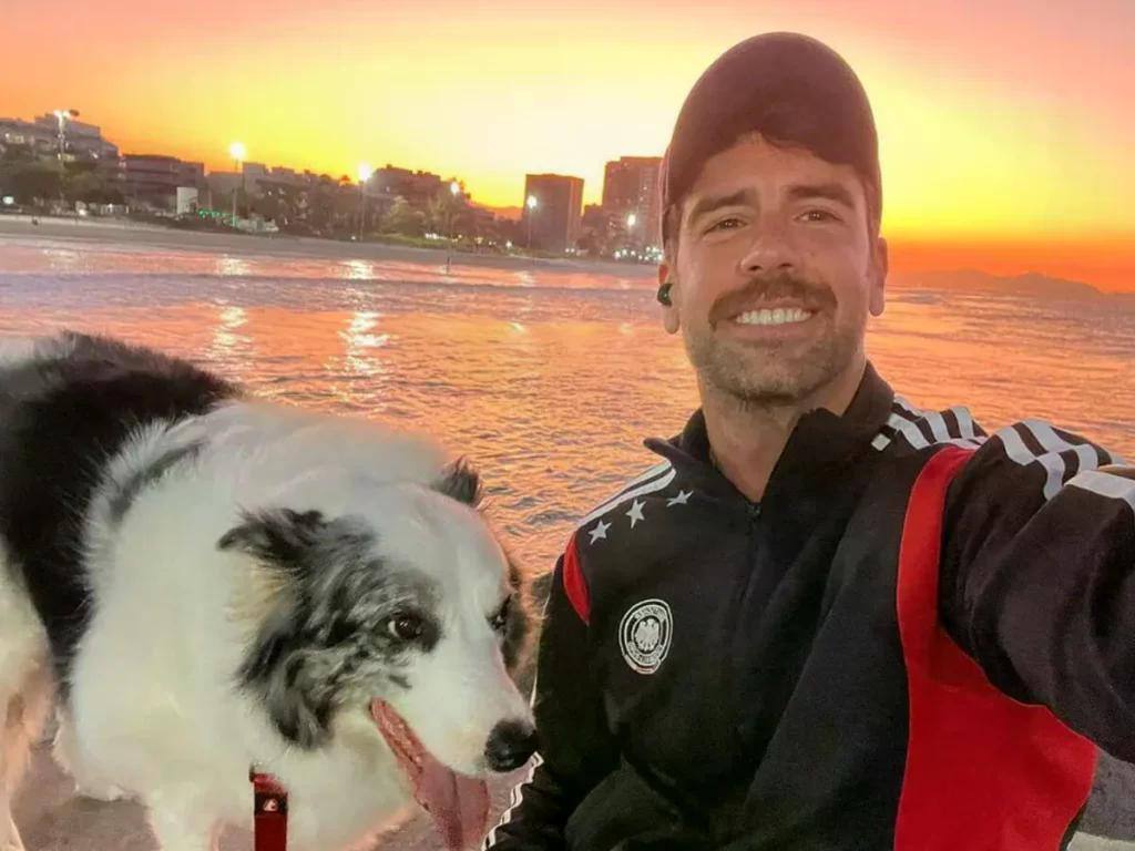 Marcos Pitombo Exibe Peitoral Peludo Em Ensaio E Coleciona Elogios O Tempo