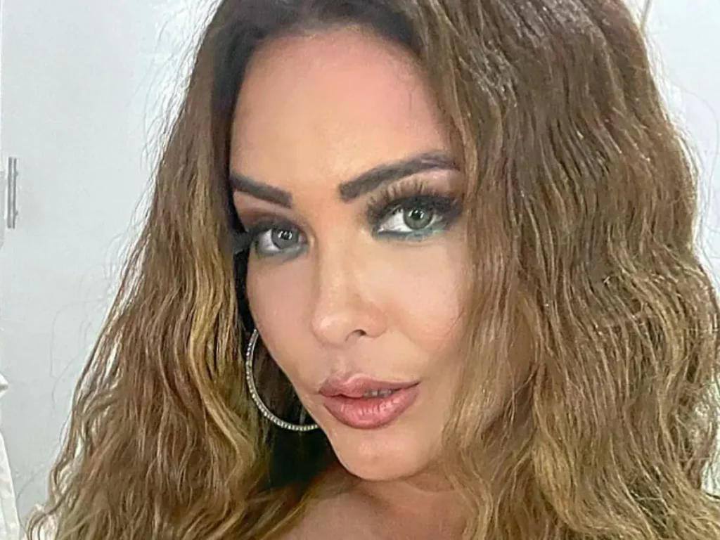 De biquíni, Geisy Arruda arrasa na web e exibe ‘bronze caprichado ... De biquíni, Geisy Arruda arrasa na web e exibe ‘bronze caprichado ...