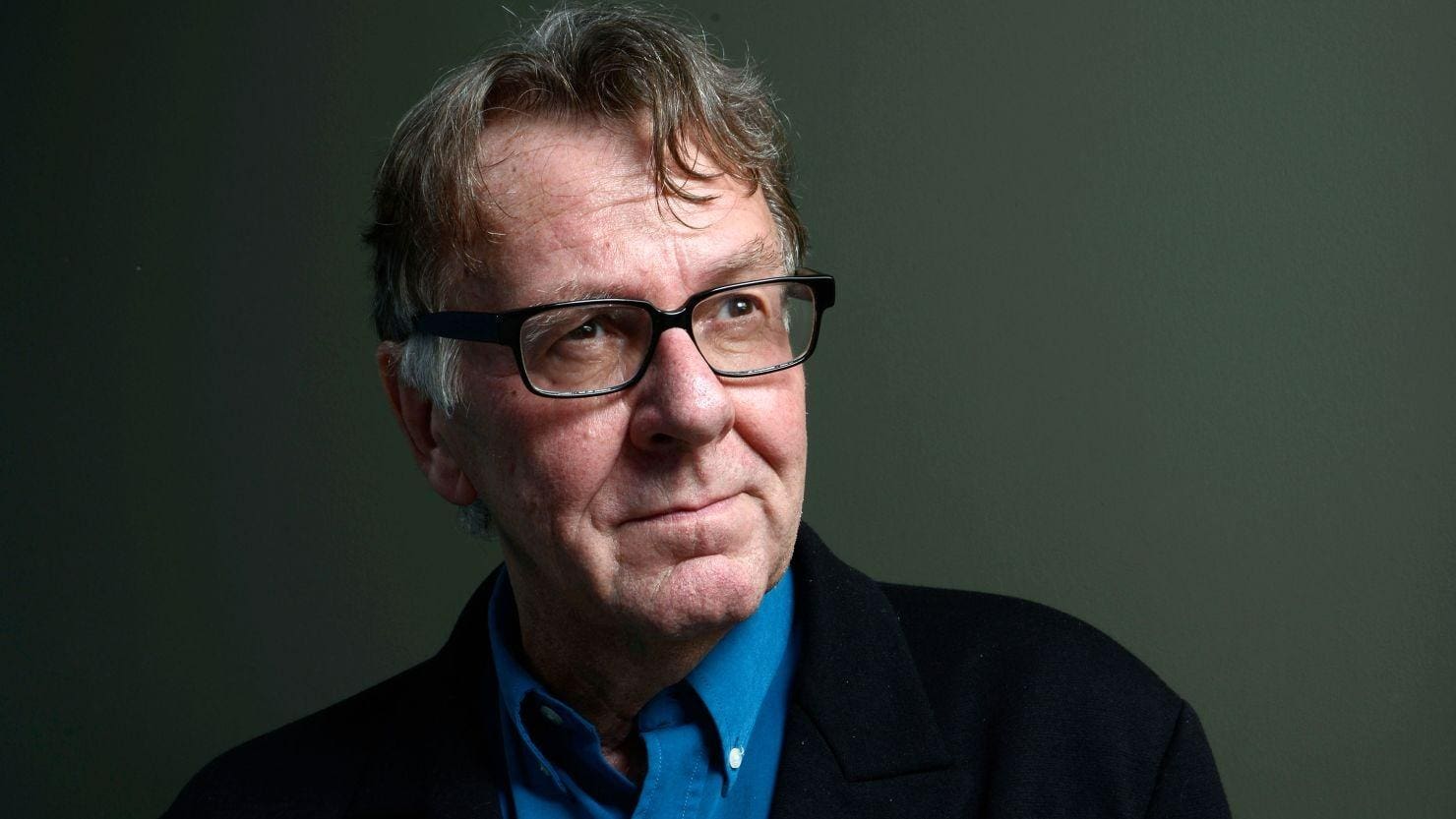 Tom Wilkinson De Batman Begins Morre Aos 75 Anos O Tempo