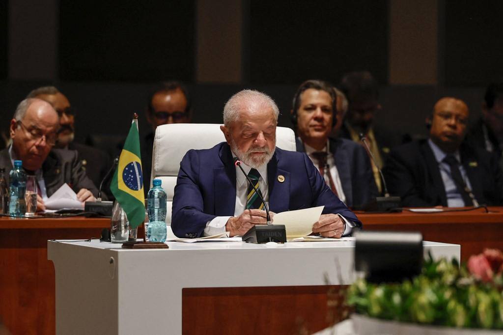 Lula celebra novos países com Brics e diz que grupo vai estudar moeda ... Lula celebra novos países com Brics e diz que grupo vai estudar moeda ...
